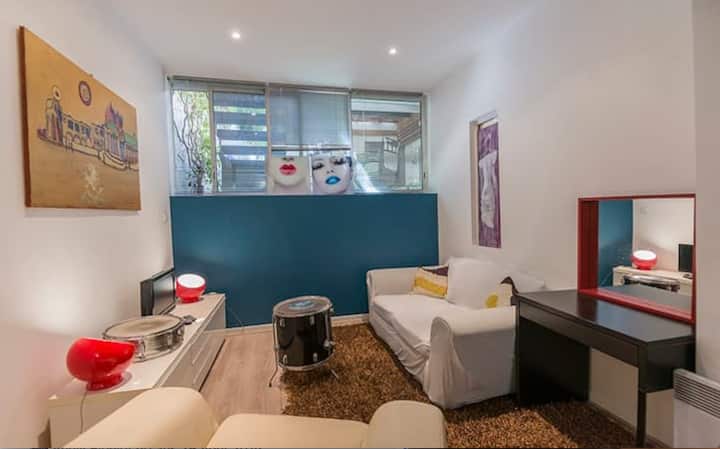 Charmant Deux Pièces Au Rdc D'une Maison De Ville. - Marseille