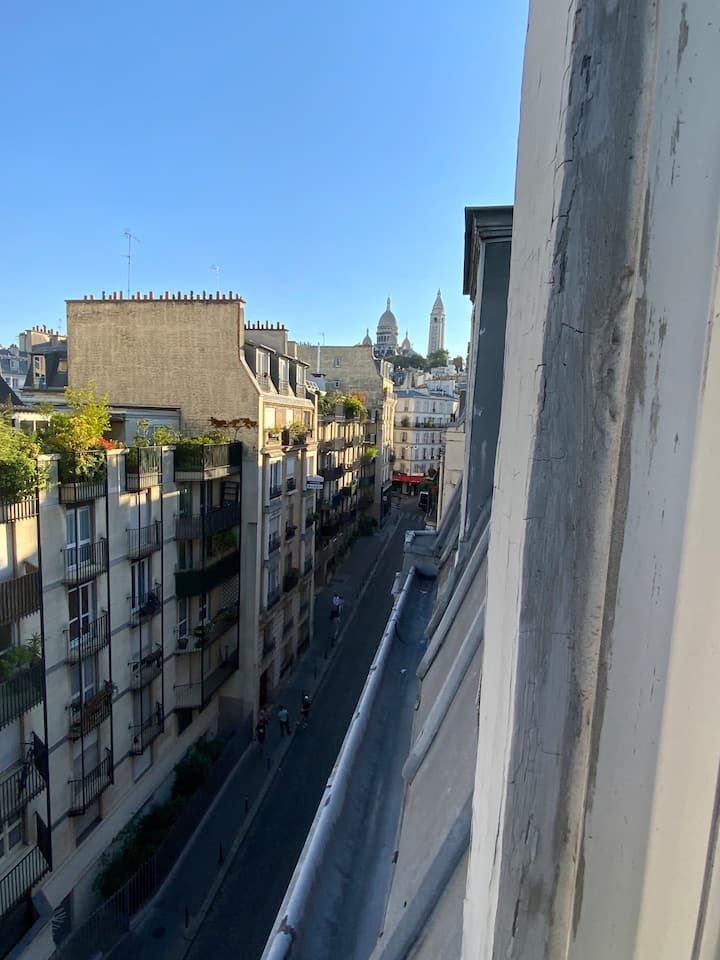 Casual Apartment Situated Near From Montmartre - Paris