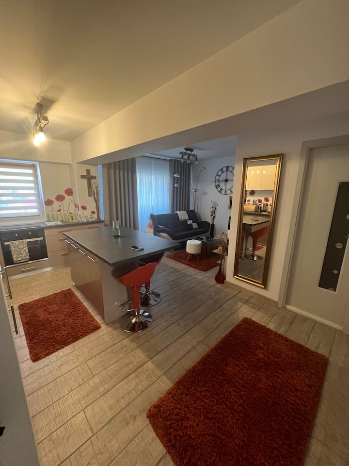 Lovely 2 Bedroom Flat - Luna