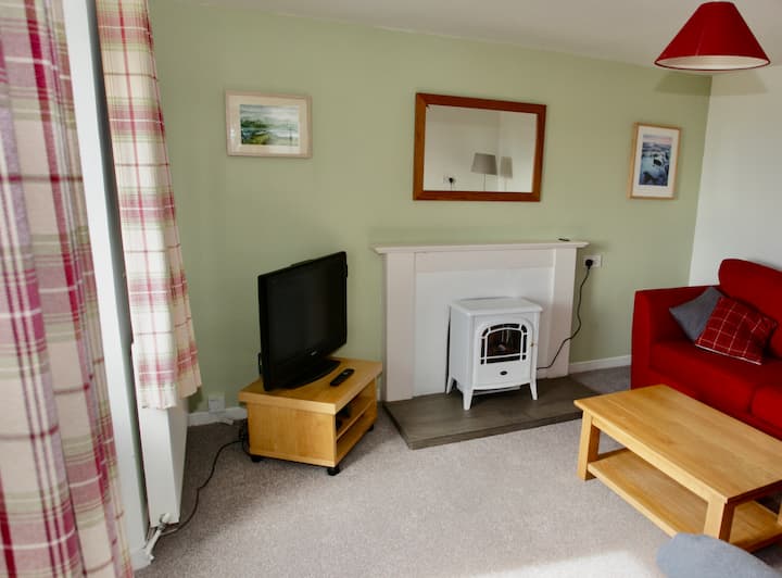 Assynt Cottage - Stunning Mountain And Sea Views - Lochinver