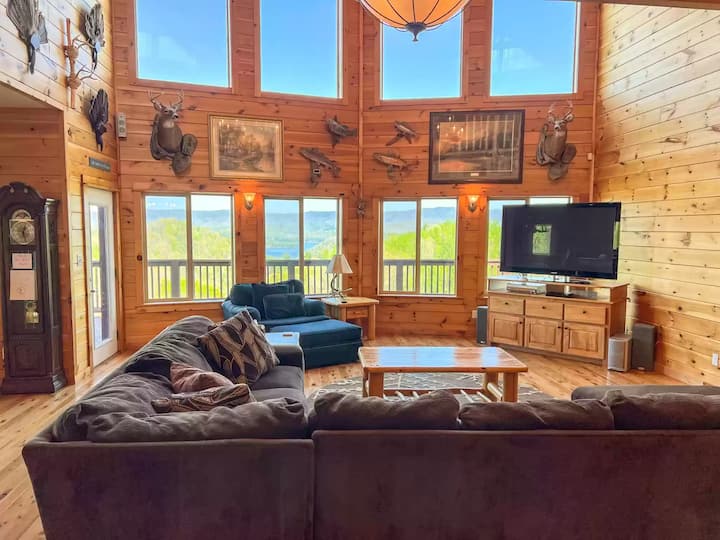 Mountain Home With Epic Views! - Watauga Lake, TN