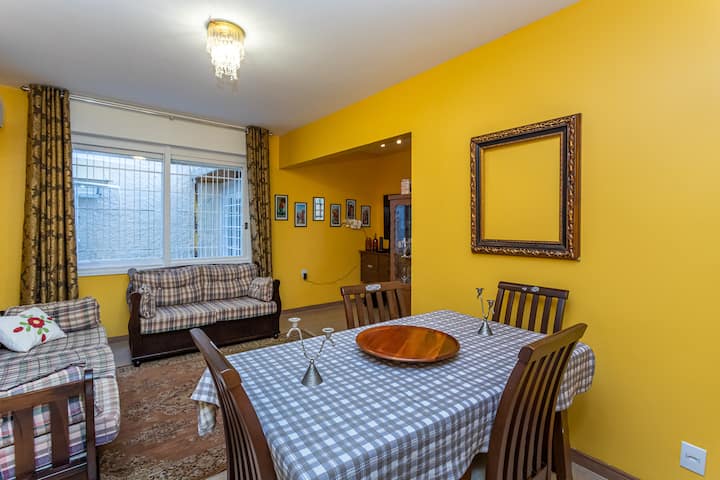 Apê Com Garagem A 1 Quadra Do Hospital Moinhos. - Porto Alegre