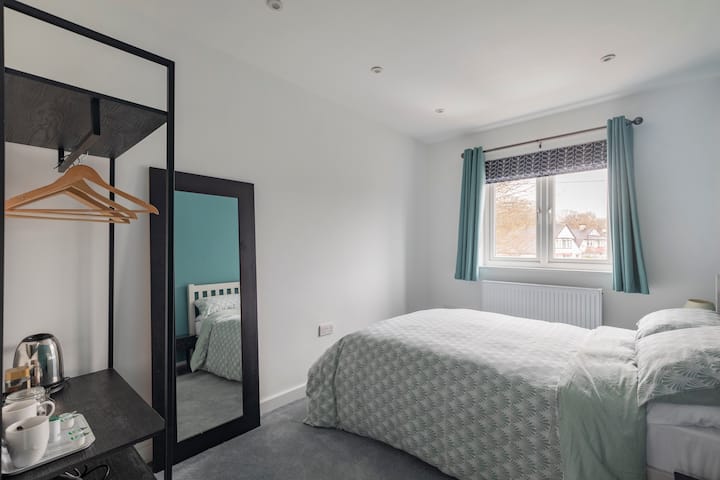 Private Room With Ensuite Only 40 Mins From London - Bromley