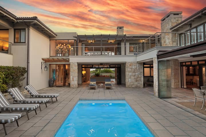 Hemingway House - Hermanus