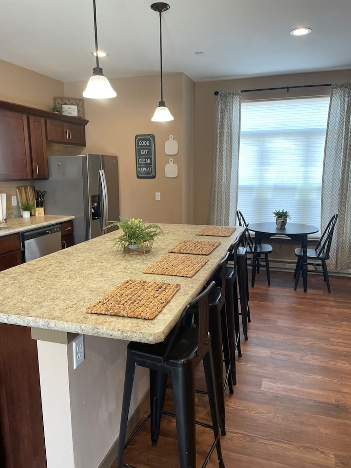Lovely 2 Bedroom Unit Fully Furnished W/ Laundry - Helena, MT