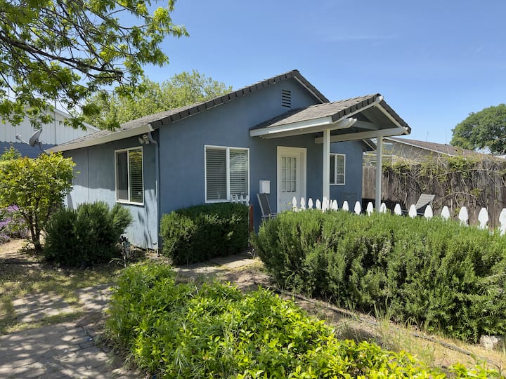 Private Stand Alone Cottage - Rocklin, CA