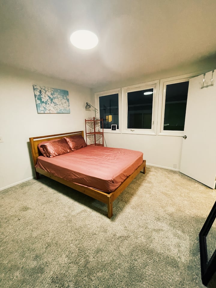 Spacious Sunriser Private Room In Mid-century Gem - Fife, WA