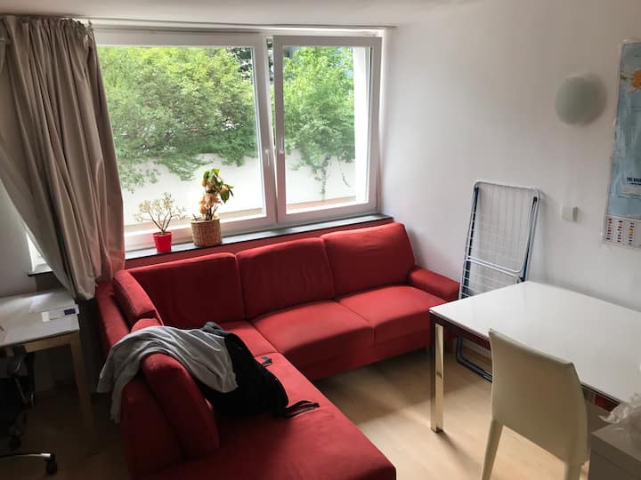 Bright & Cozy In Vibrant & Central Neighbourhood - München