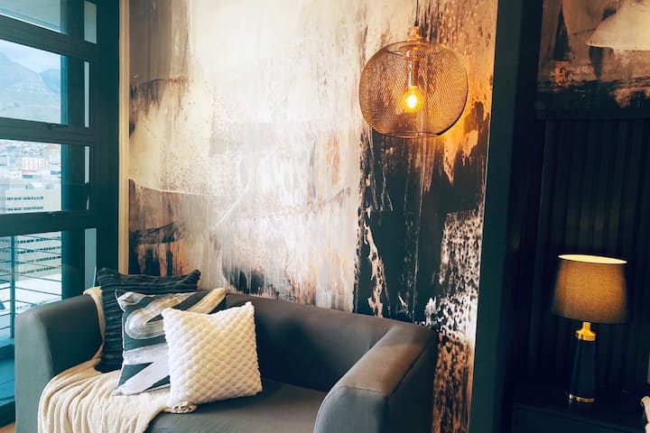 Aurora's Secret - 1605 - 16 On Bree - Cape Town