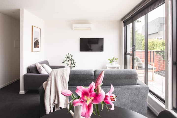 Cheerful 1br Townhouse, Short Walk To Hobart Cbd - Hobart