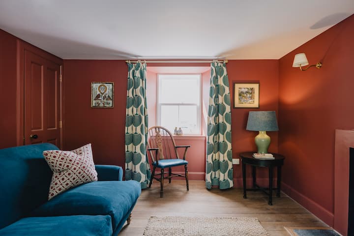 Quirky 1-bedroom Cottage In Highland Perthshire - Pitlochry