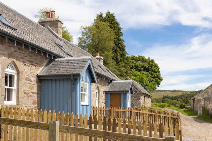 Cosy 2-bedroom Cottage In Perthshire - 
