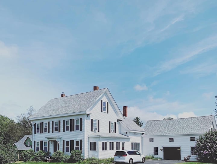Modern 4br Farmhouse W/ Hot Tub + Indoor Fireplace - Greenland
