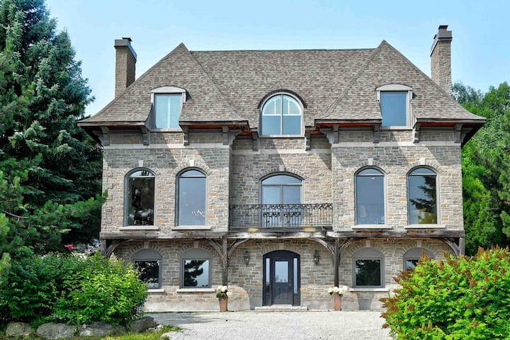 Alpine Chateau Cheerful Spacious 6 Bed/6 Bath Goal - Thornbury