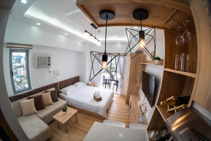 Lux Corner Condo Unit W/ Balcony Sunvida Cebu City - Cebu City