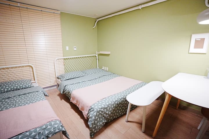 [Hongdae] Affordable, 7min From Subway - Seoul