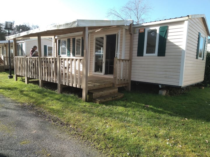 Mobil Home Dans Camping Tranquille - Médis