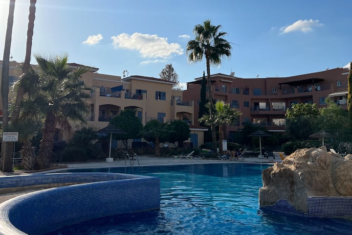 Newly Refurnished For 2025, Pool, Walk To Beach - Kato Paphos