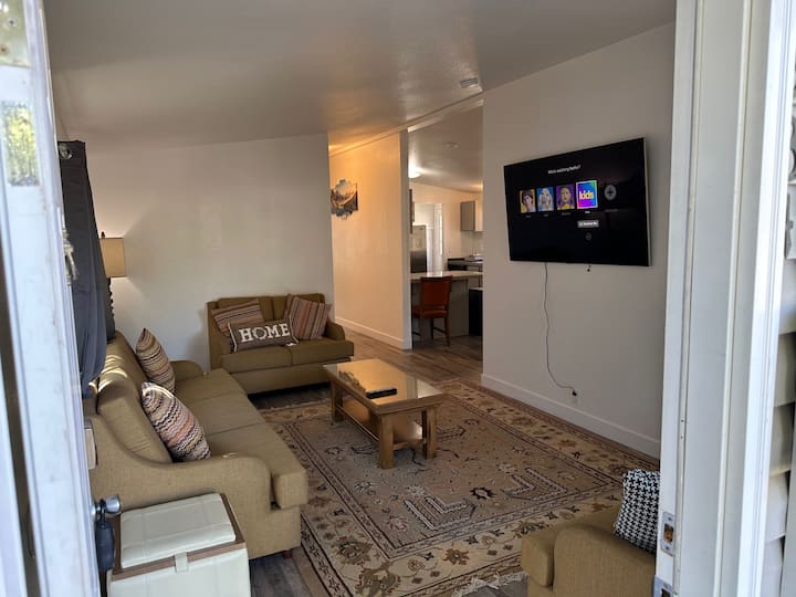 3 Br, 2 Full Bath Single Level House W/garage - Salt Lake City, UT