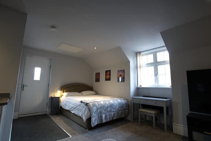 Modern Guest House - Hosted By Amanda And David - Devizes