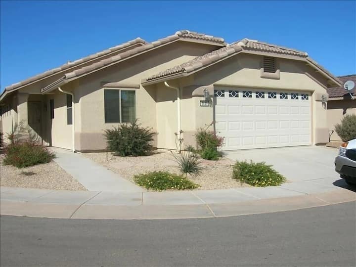 Beautiful! Private Home With Rec Center And Pools - Sierra Vista, AZ