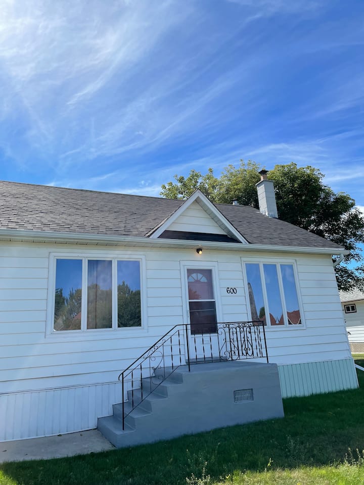 4 Bedroom 2 Bath Westfort Free Laundry/parking - Thunder Bay