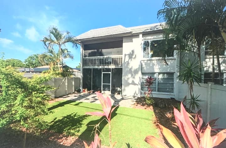 Lovely 2 Br Condo In Prime Location - Sarasota, FL