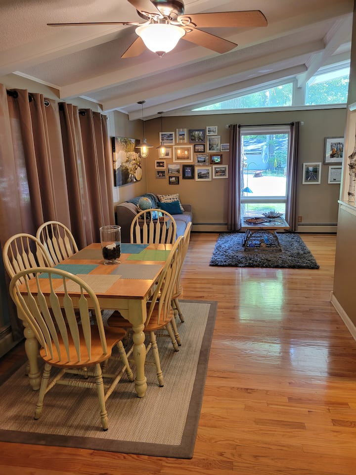 East Side Family Getaway - East Bay Township