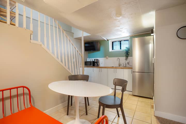 5 Bed Historic House With Laundry, Games & Records - Greeley, CO