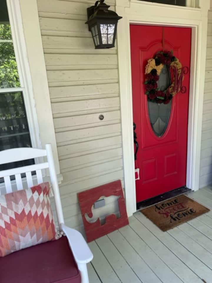 Cheerful 1-bedroom Home Close To Downtown. - Montgomery, AL