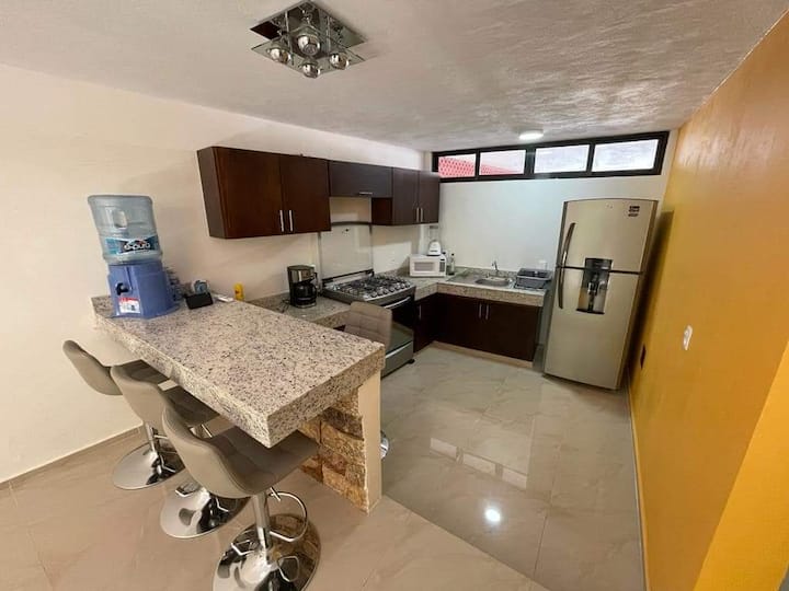 Preciosa Casa, Excelente Ubicación Cerca Plazas - Mérida