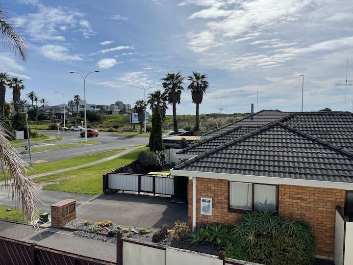 Sunrise Beach Home - Papamoa