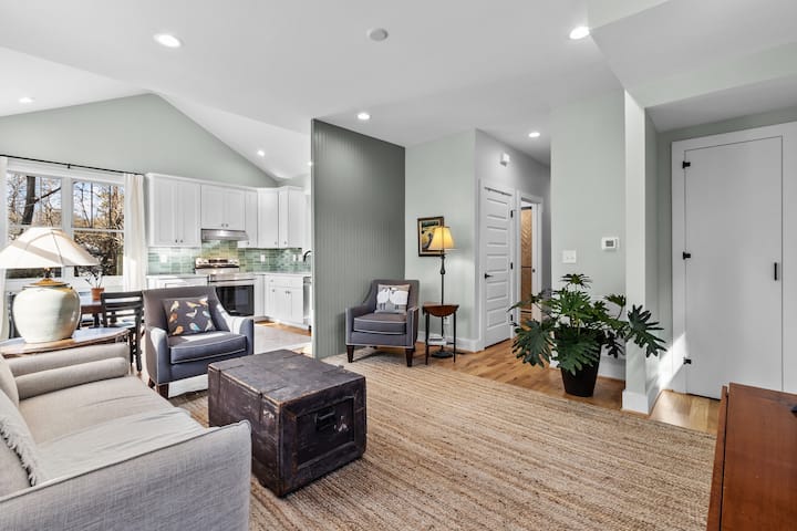 New Build, 2 Blocks To Duke + Cafes - Duke University, Durham