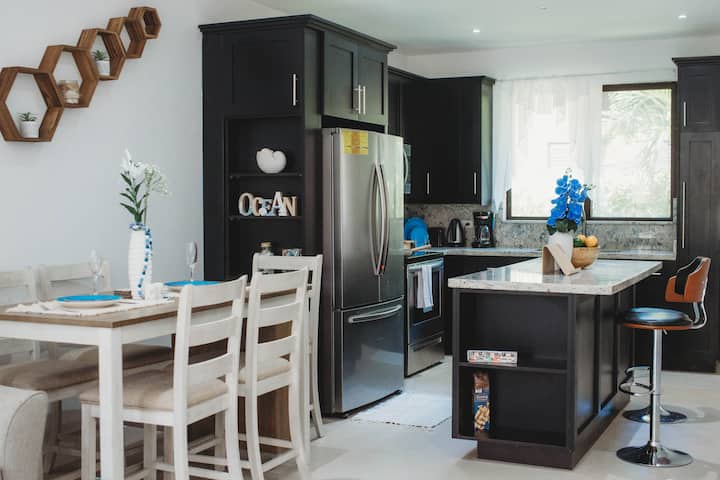 Jesal's Escape -Cozy 3 Bedroom Townhouse In Negril - Negril