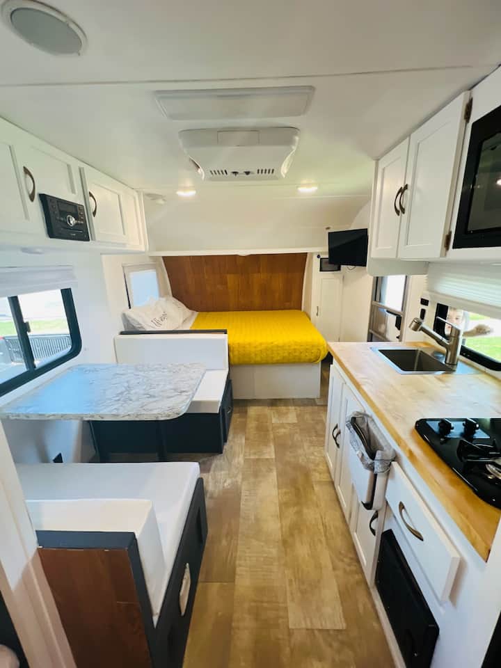Beautiful Camper. Sleeps 5 Comfortably. - Boulder, CO