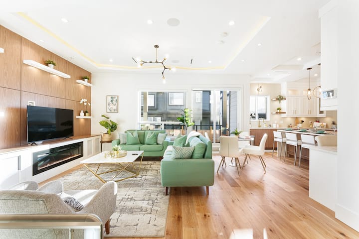 Luxe Home | 4 Beds | Monte Chino - White Rock