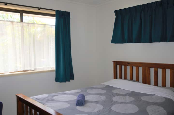 Cozy 4 Bedroom House In Sunnybank Hills - Springwood