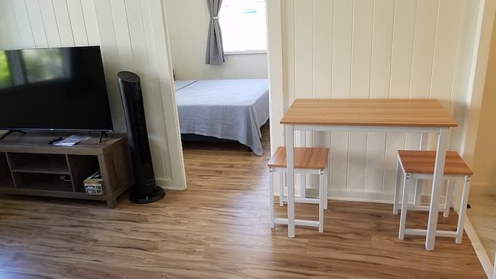 1-bedroom Apt, Near Beach, Free Parking & Wi-fi - Honolulu, HI