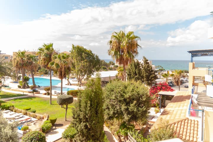 Sea View Apartment Close To Beach, Bus And Lidl - Paphos