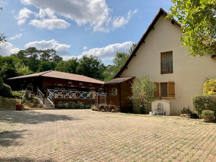 St. Amour - Maison En Dordogne Avec Piscine - Terrasson-Lavilledieu