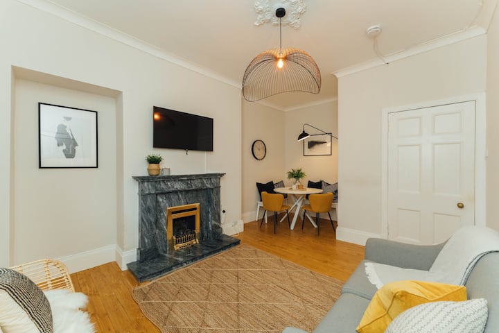 Beautifully Renovated 2 Bedroom Apartment - ダンブレーン