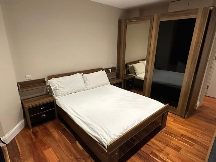 Surprising 1 Bedroom Flat - London Paddington Station