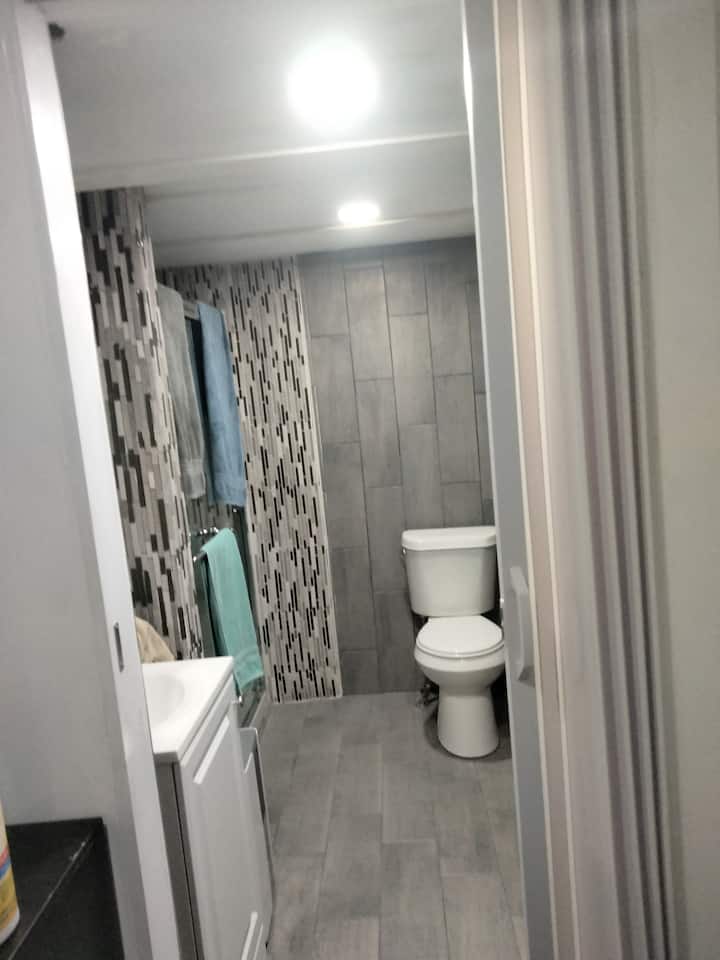 Acogedora Habitación Y Baño. Entrada Independiente - Plant City, FL