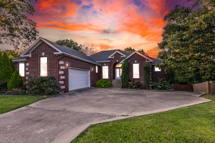 Bentonvilla Supreme - Pool And Hot Tub - On Trail! - Bentonville, AR