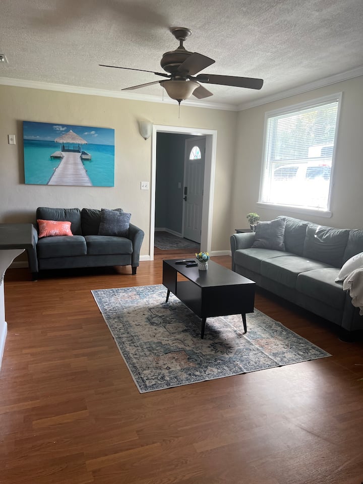 Charming 2bed/2 Bath Close To Downtown/hospitals - Jacksonville, FL