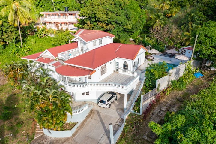 Peaceful 2 Br Apartment W/ Pool + Ocean View - Dominica