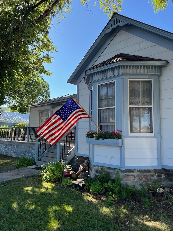 Craig's Old House  Built In 1880s 
History & Charm - Williams, AZ