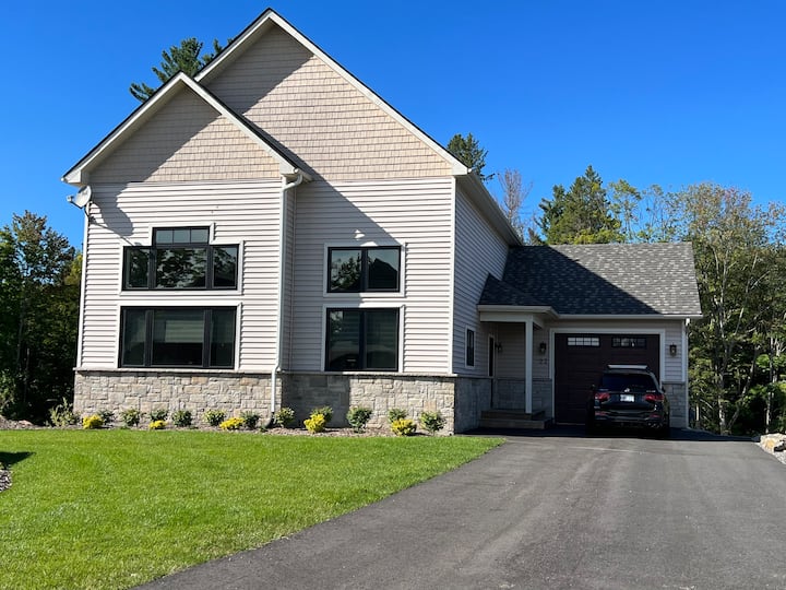 Cheerful Villa With Hot Tub, Your Dream Place - Algonquin Provincial Park