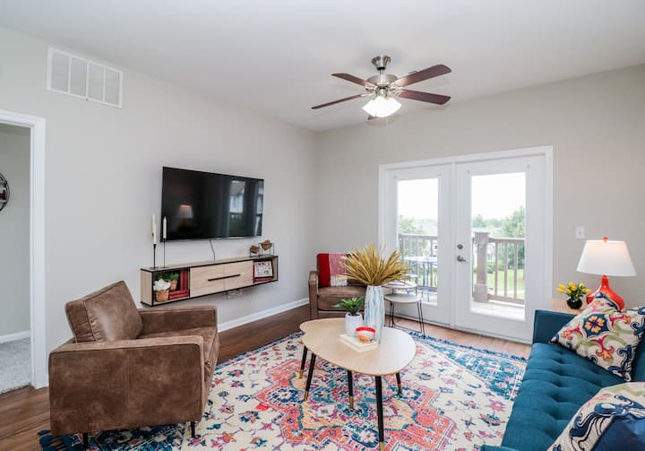 20 Mile View/3 Bed 2 Bath Condo! - Oxford, MS