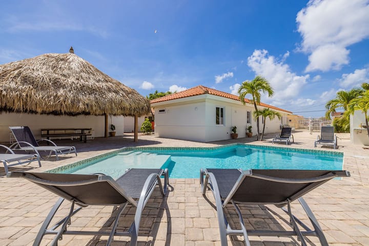 Colonial Modern Villa Sleep 14-pool, Palapa, Court - Aruba